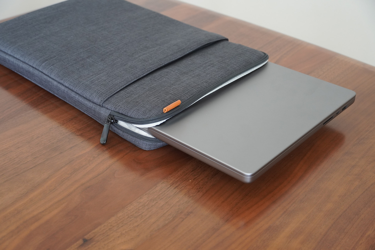 M1 Pro MacBook Pro 16インチをWebデザイナーが8ヶ月使った感想 – RYOB.net